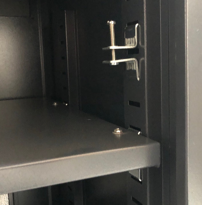 Shelf Clip for Dry & Baking Boxes with Screw (SHELF-CLIP-SC) – Manncorp ...