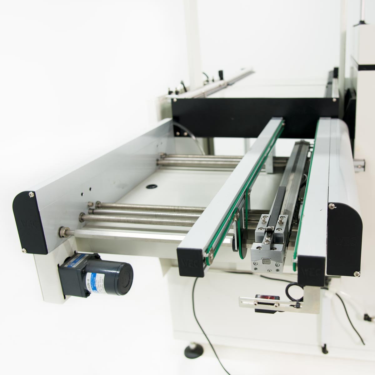 PCB Magazine Unloader | Cost-Effective Fixed-Size Solution – Manncorp Inc.